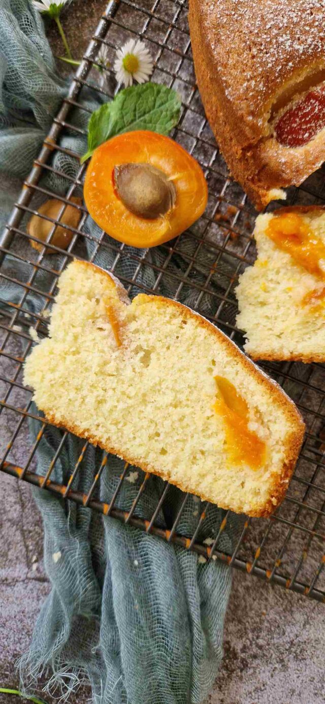Simple Apricot Cake - Mihaela's Recipes